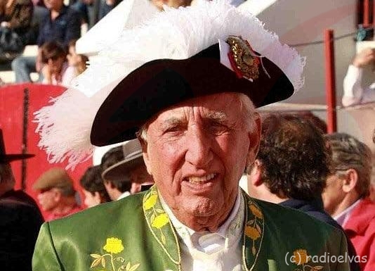 Morreu o cavaleiro tauromáquico José Samuel Lupi aos 90 anos | Rádio ...